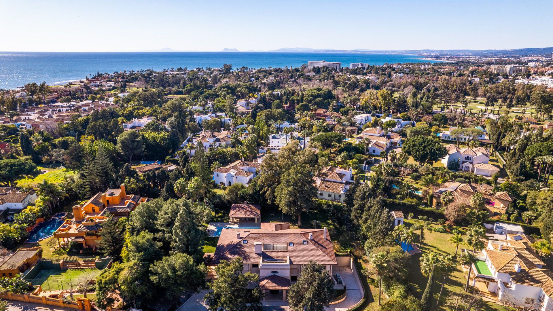 Descubra la elegancia de Guadalmina Baja en Marbella